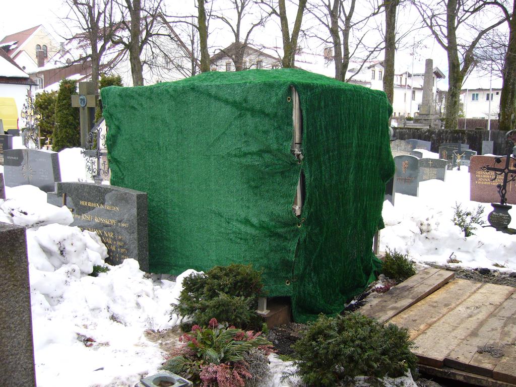 Kunstrasenmatte Kreuzform f.Erdcontainer Kreuzform
